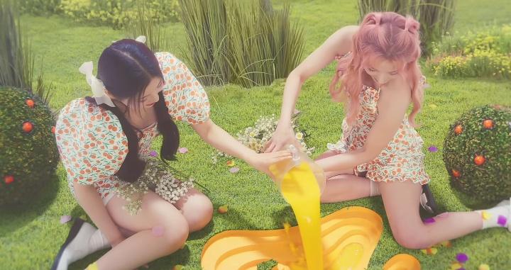 lucie expérgo ฅ^•ﻌ•^ฅ ot7 on Twitter: "Just like the scenes in the 'DICE' MV where they imagined ...