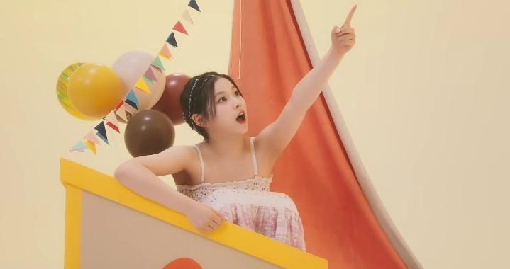 lucie expérgo ฅ^•ﻌ•^ฅ ot7 on Twitter: "Just like the scenes in the 'DICE' MV where they imagined ...