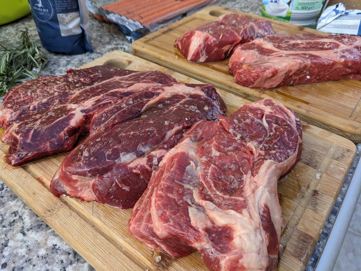 Martin Erlic's Threads – Thread Reader App