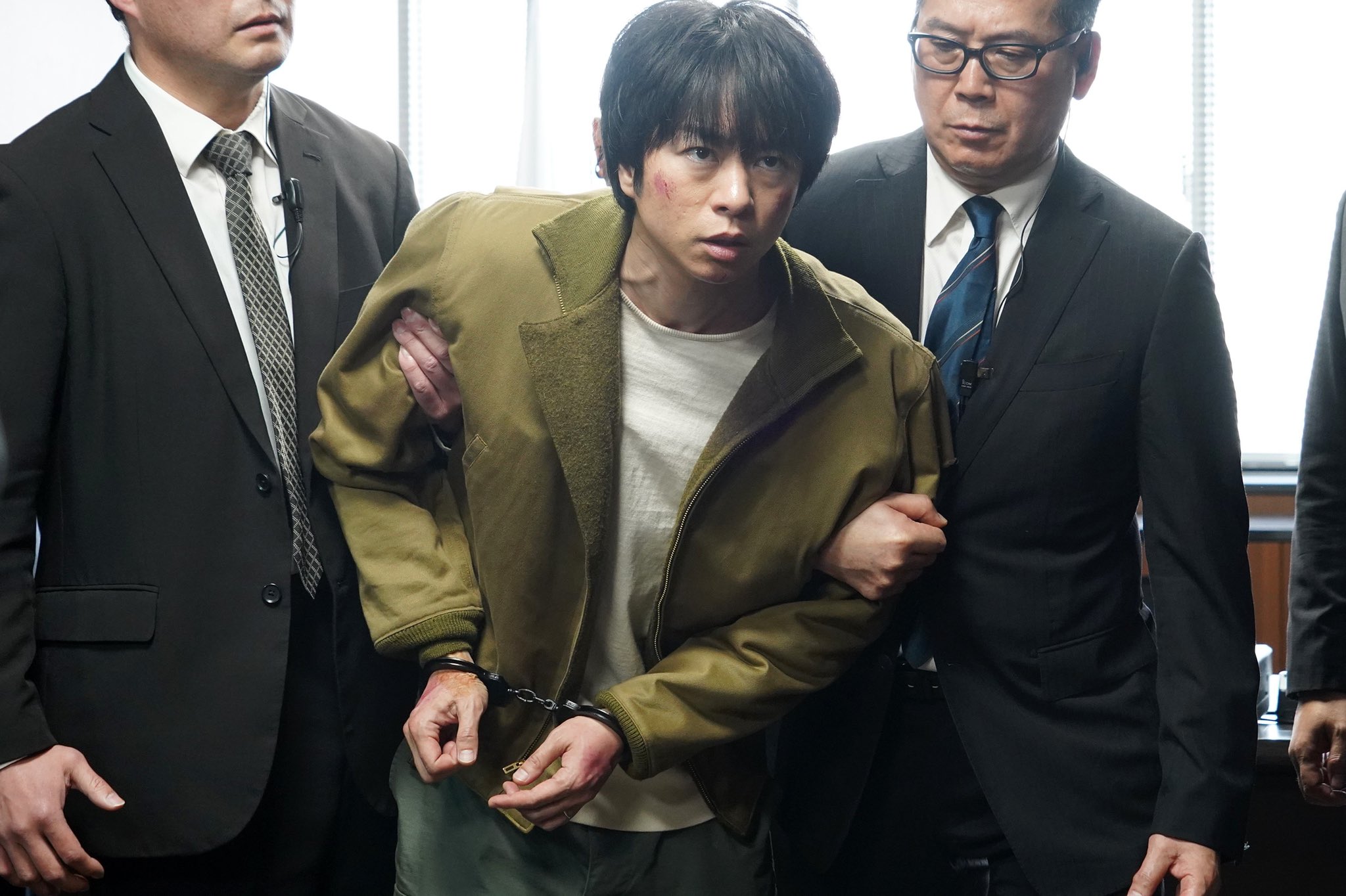 大病院占拠【公式】第9話は3月11日 土 よる10時放送 On Twitter いよいよ8話のクライマックスへ! このあと、人質内の鬼👹