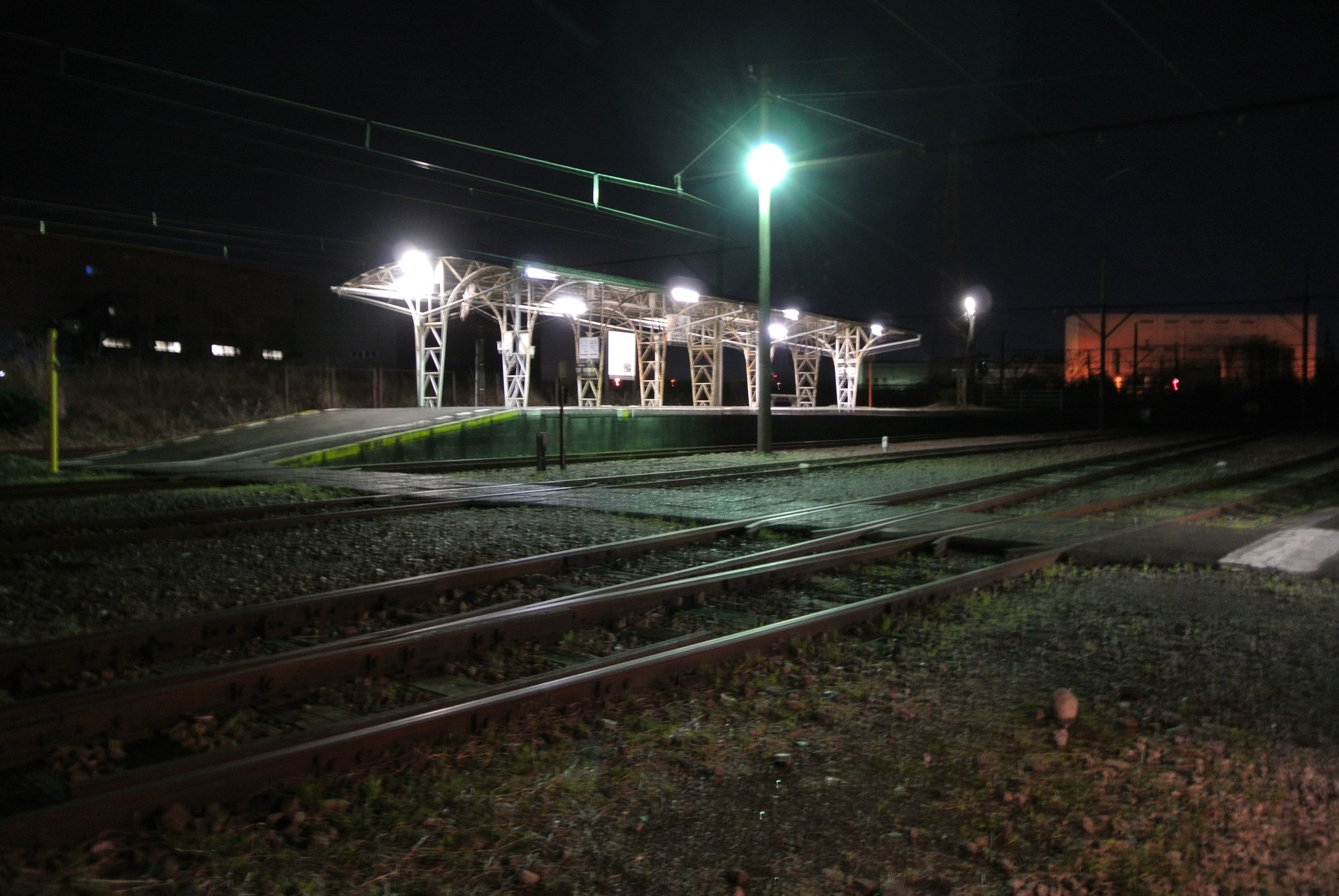 ちょびみけ（公式） on Twitter: "@daikan_47 懐かしいです わざわざ夜に行きました この周辺の夜間の煙突は工場萌えの人々にも人気でツアーもあるとか https://t ...