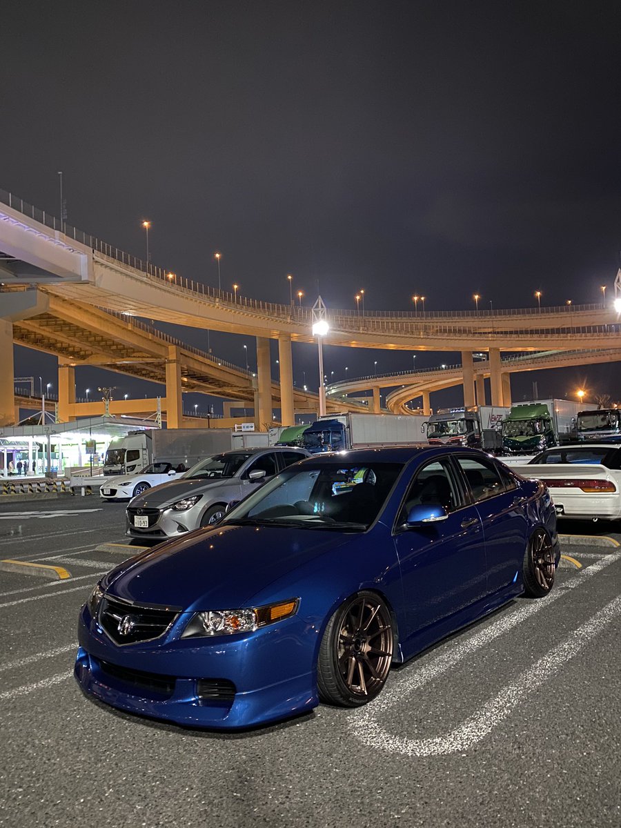 Kuro on Twitter: "ポグくんの写真含めて50枚くらい取ったのにカメラのSD吹っ飛んだのまあまあ萎えた。"