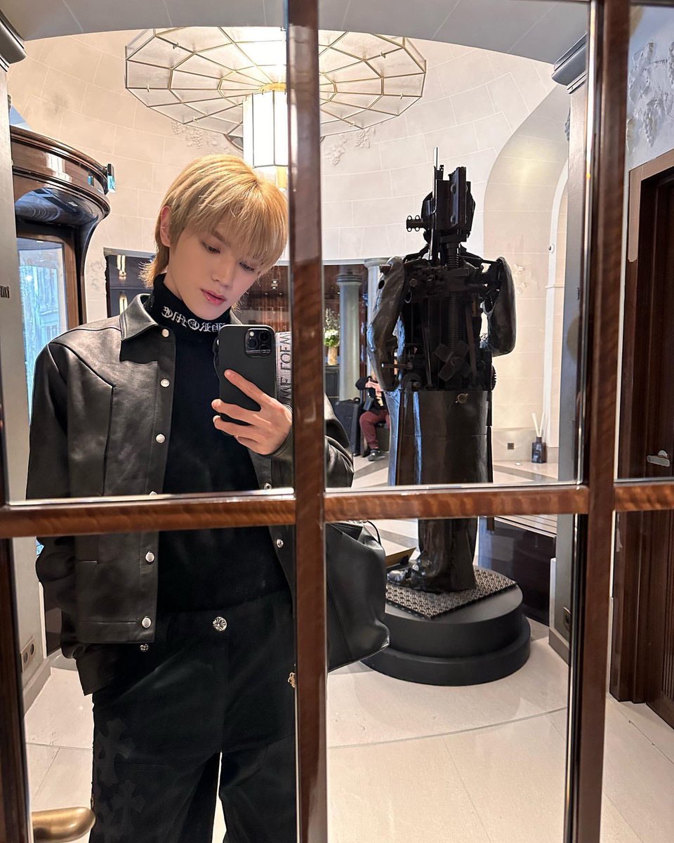 TAEYONG_EGYPT (Fan Account) on Twitter: "[إنستجرام] - 230304 تحديث تايونج عبر حسابه 📸🌹(١): "ماذا ...