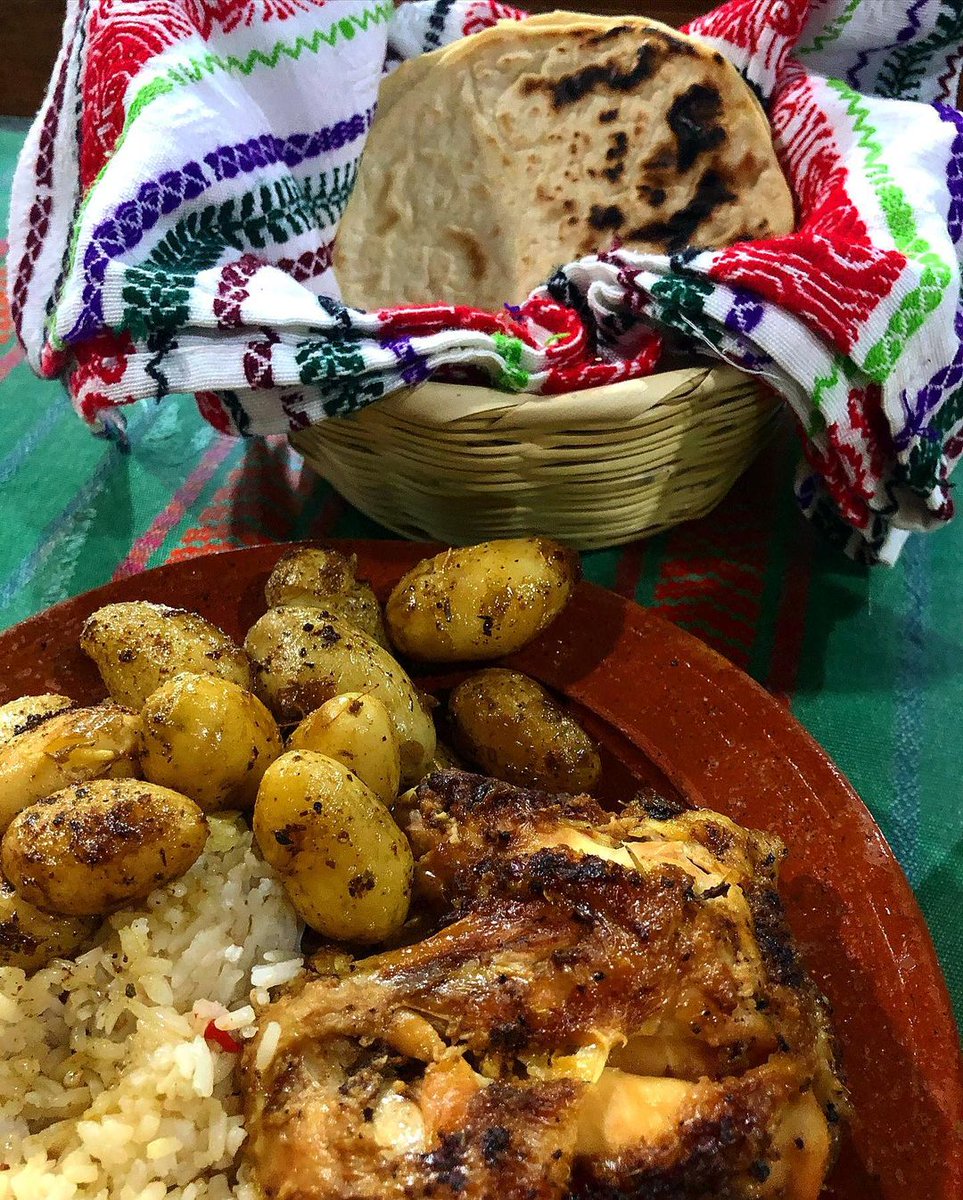 ¡Pollito a la leña con tortillas y papas asadas! 🍗🔥🥔 Mmmm… su olor, su ...
