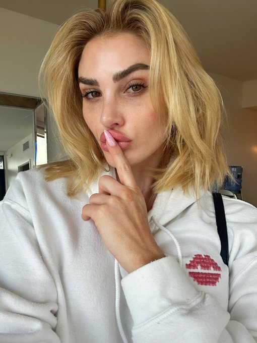 Tw Pornstars Kenzie Anne 💖 Pictures And Videos From Twitter