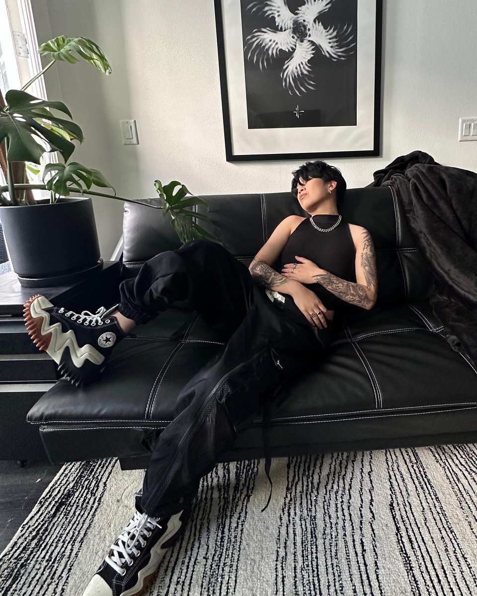 WolfSkullJack on Twitter: "Without taking any new ones, post photos of you as: 1) a romanceable ...