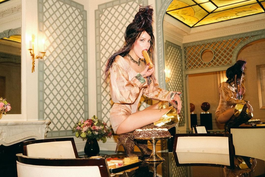 h on Twitter: "viva la viv. stunning show thank you @FollowWestwood love you so much 🌹 https://t ...