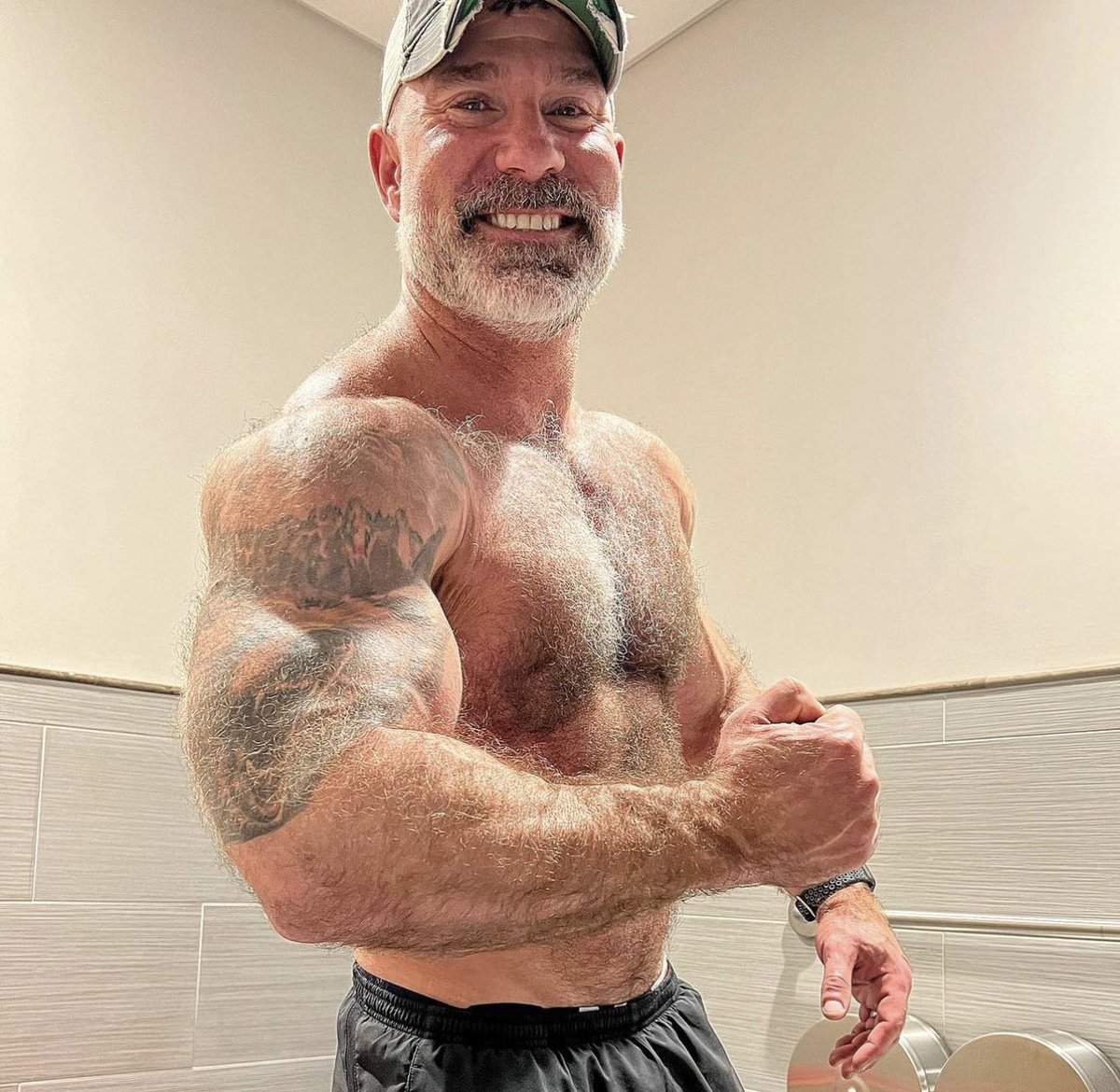 MuscleJacking on Twitter: "Hairy muscle daddy, Nathan"