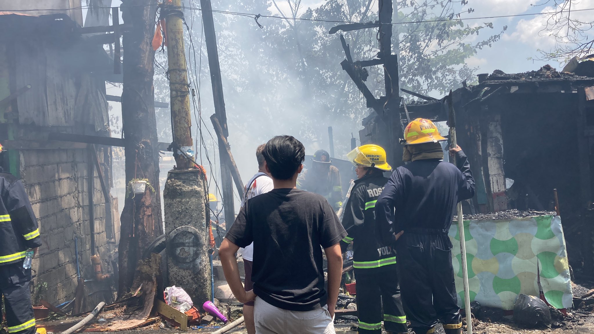 DZBB Super Radyo on Twitter: "FIRE ALERT: (As of 10:44 am) Sunog sa isang residential area sa ...