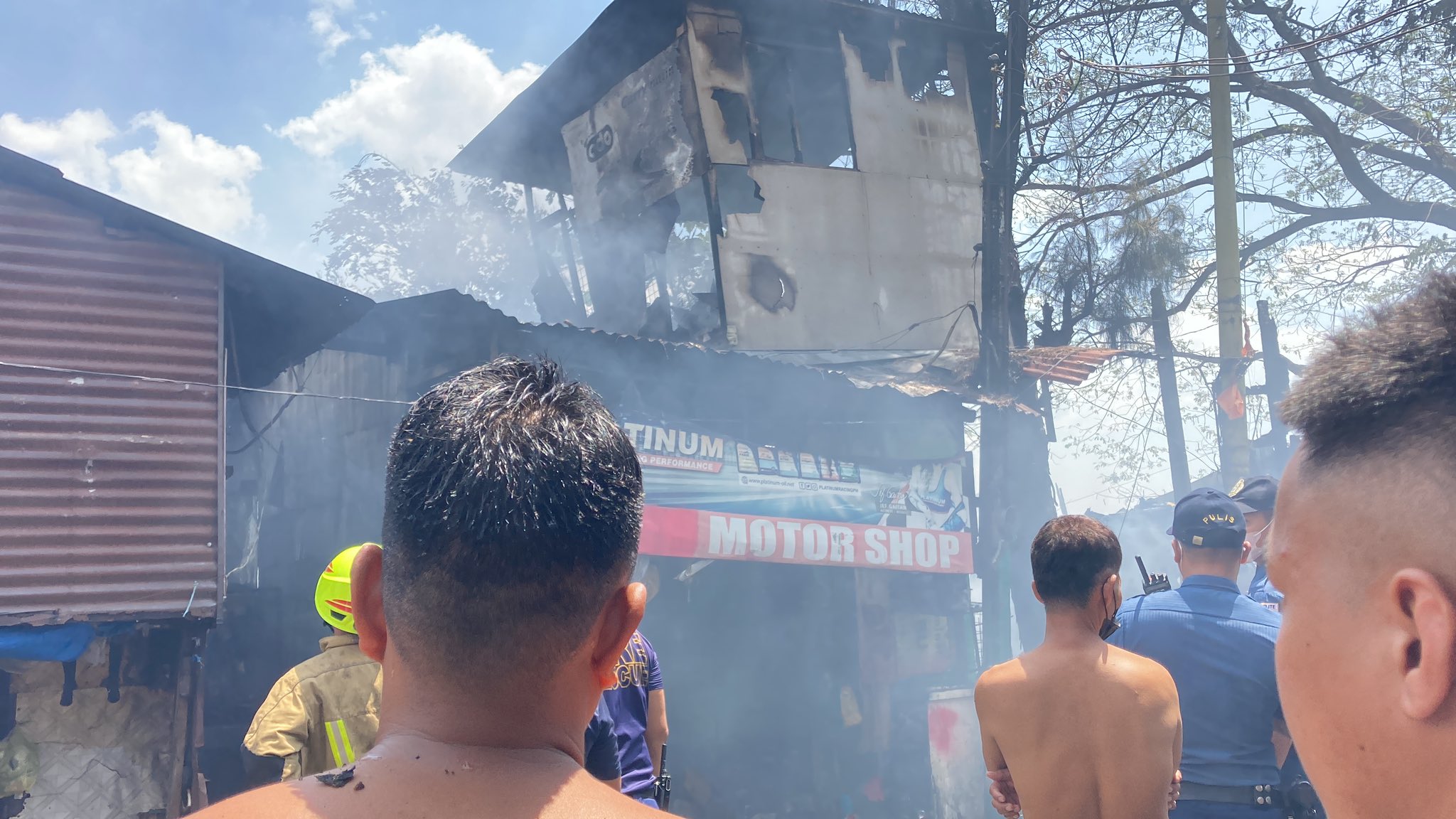 DZBB Super Radyo on Twitter: "FIRE ALERT: (As of 10:44 am) Sunog sa isang residential area sa ...