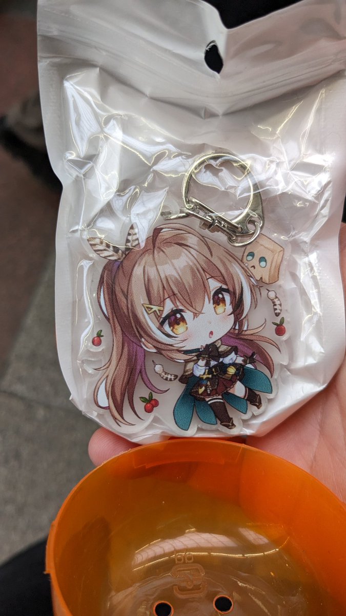 「I can't believe this She so OP I can't 」|Kay Yuのイラスト