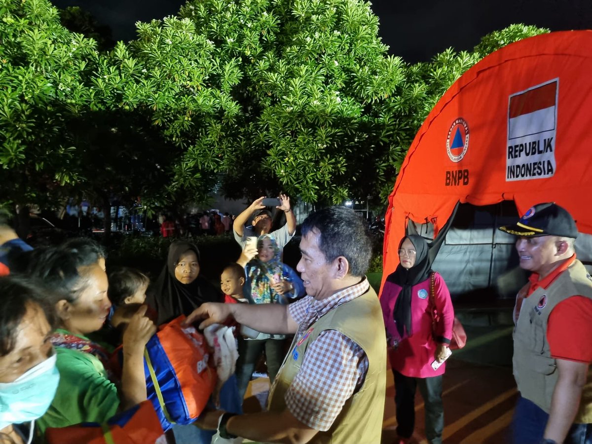 BNPB Indonesia on Twitter: "Badan Nasional Penanggulangan Bencana (BNPB) berikan bantuan kepada ...