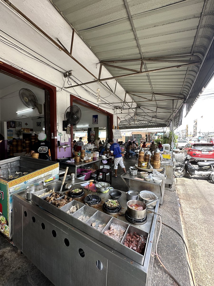 Nutapiwich on Twitter: "รับขนมจีบซาลาเปาเพิ่มไหมครับ ถ้าคุ้นเคยกับประโยคนี่ไม่เด็กแล้วนะครับ 😂😂 ...