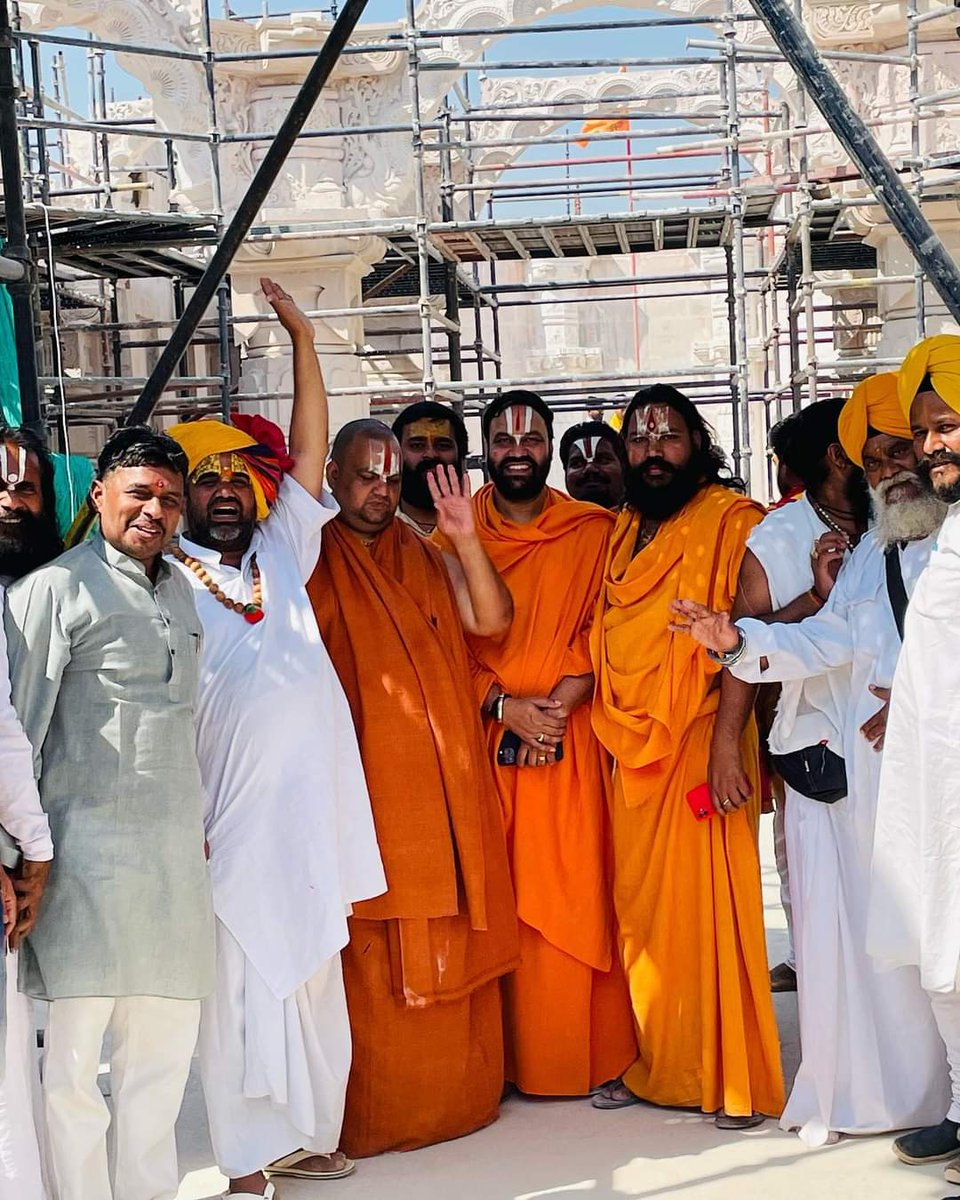 Naren on Twitter: "RT @ShriRamTeerth: Pujya Sant-Mahant of all indic faiths of Ayodhya ji today ...