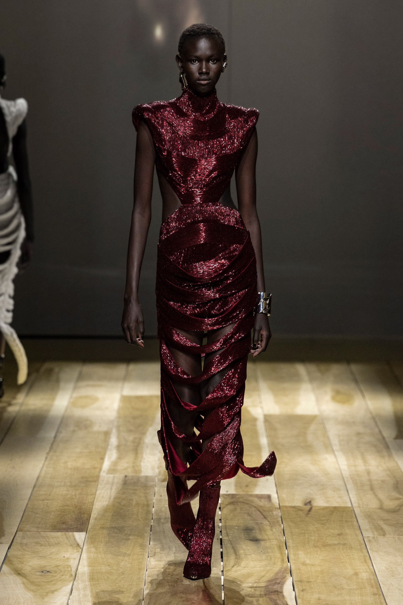 Kea on Twitter: "Sarah Burton really hit the nail on the head with the dresses https://t.co ...