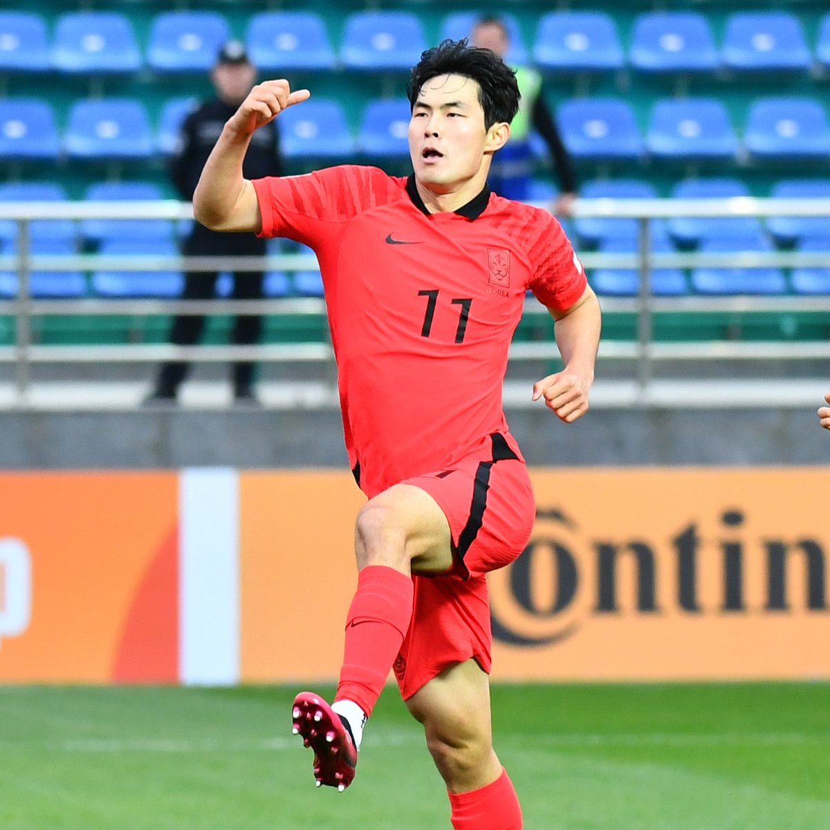 Sungmo Lee (이성모) on Twitter: "South Korea's Next star forward Kang Seong-jin scored this beauty ...