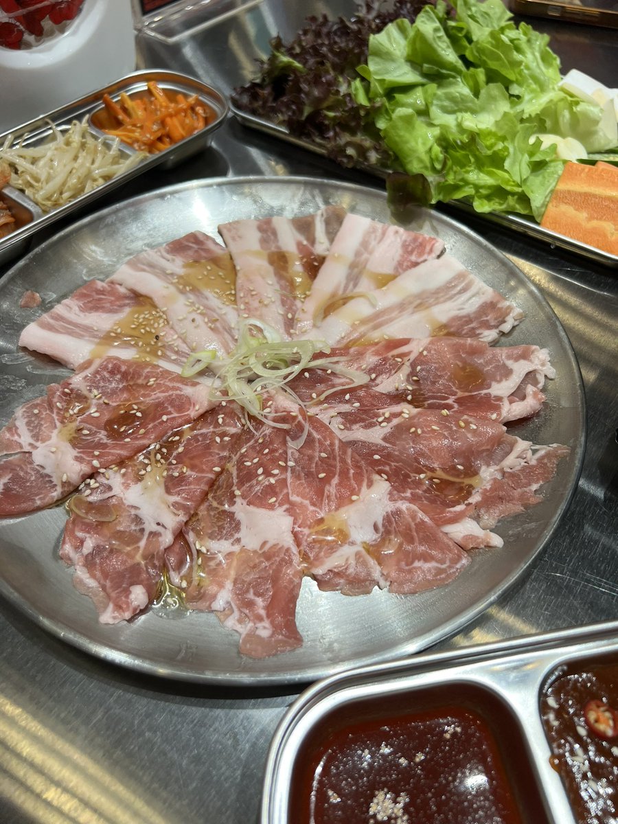 「recommended krub butter beer is a must 」|น้องฟฟのイラスト