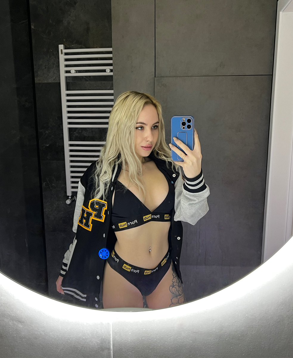 Bella Mur on Twitter: "Thank you, @Pornhub 🧡🖤"