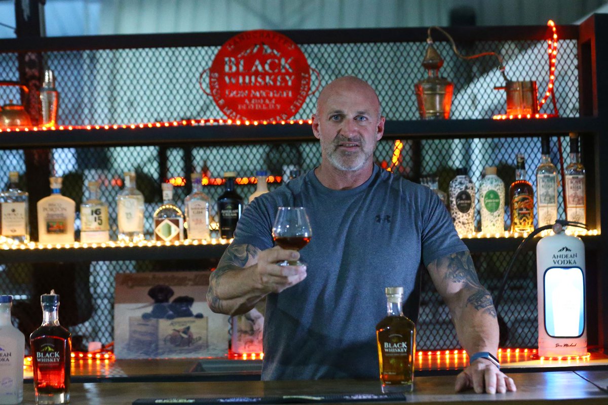 🥃 Michael Kuryla y su esposa, Daiana Milon, crearon “Don Michael ...