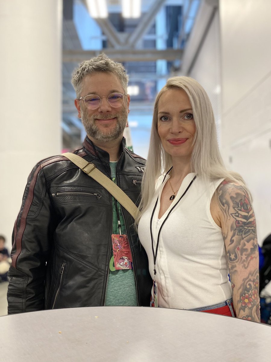 Anna Barlog on Twitter: "ECCC with @corybarlog and Helo."