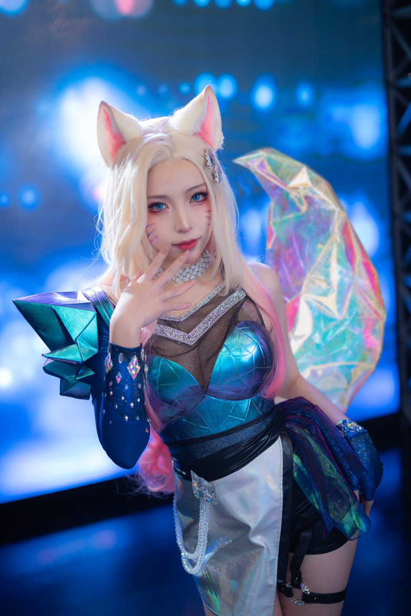 참매실 on Twitter: "League of Legends - 아리 (KD/A - ALL OUT) - 선행 Cos. @enmyo_cos Pho. @Plum_Cham 🪩🪩🪩🪩"