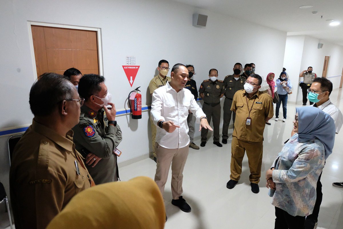 Bangga Surabaya on Twitter: "Senin (6/3) pagi, Wali Kota Surabaya Eri Cahyadi bersama Ketua TP ...