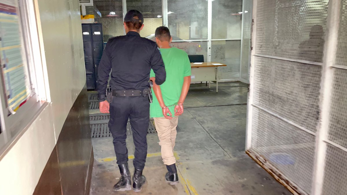 Pnc De Guatemala On Twitter Capturan A Policía Municipal Presunto