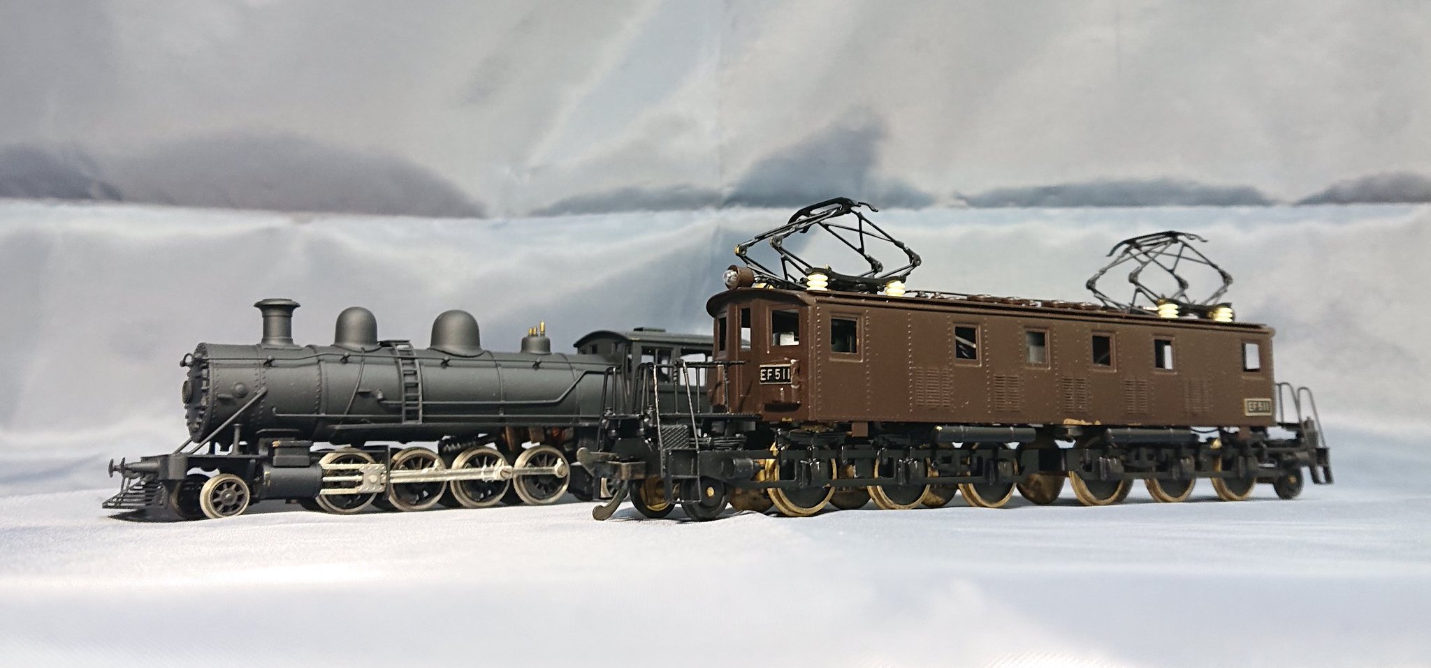 副セ長 on Twitter: "まーた60年代生まれのヴィンテージモデルが増えてしまった… カツミの9700と歌川模型のEF51です https://t.co/yVEOIgCXHW ...