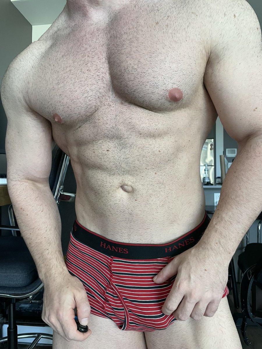 robbie 🆒 on Twitter: "Pale and prickly Wearing my sexy underwear 😎"