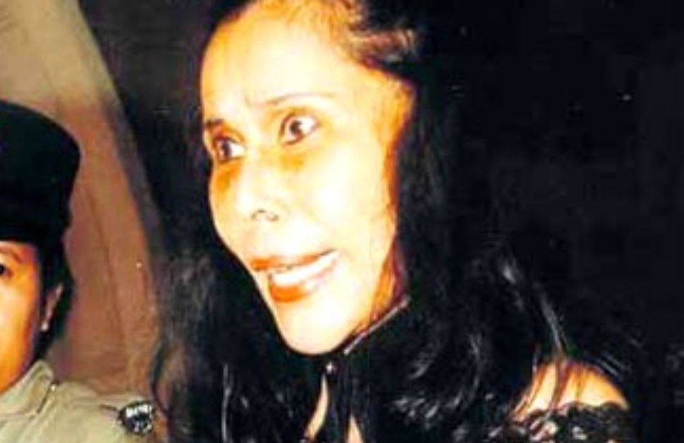 ثريد | قصة المطربه القاىٓله (منى فندي ) التي لم يقف في صفها الجمال ...