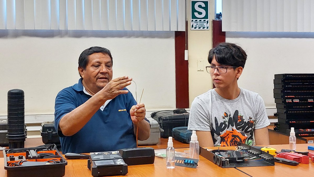 UNI on Twitter: "RT @INICTEL_UNI: 📡🙋‍♀️🙋‍♂️Alumnos y alumnas de la Asociación de Centros de ...