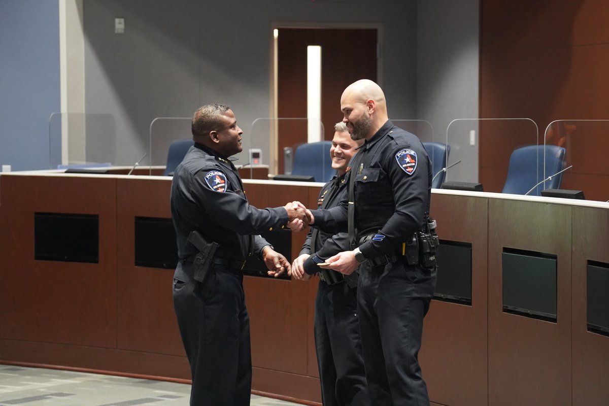 Arlington, TX Police on Twitter: "Congrats to these our newly promoted Sergeants, Lieutenants ...