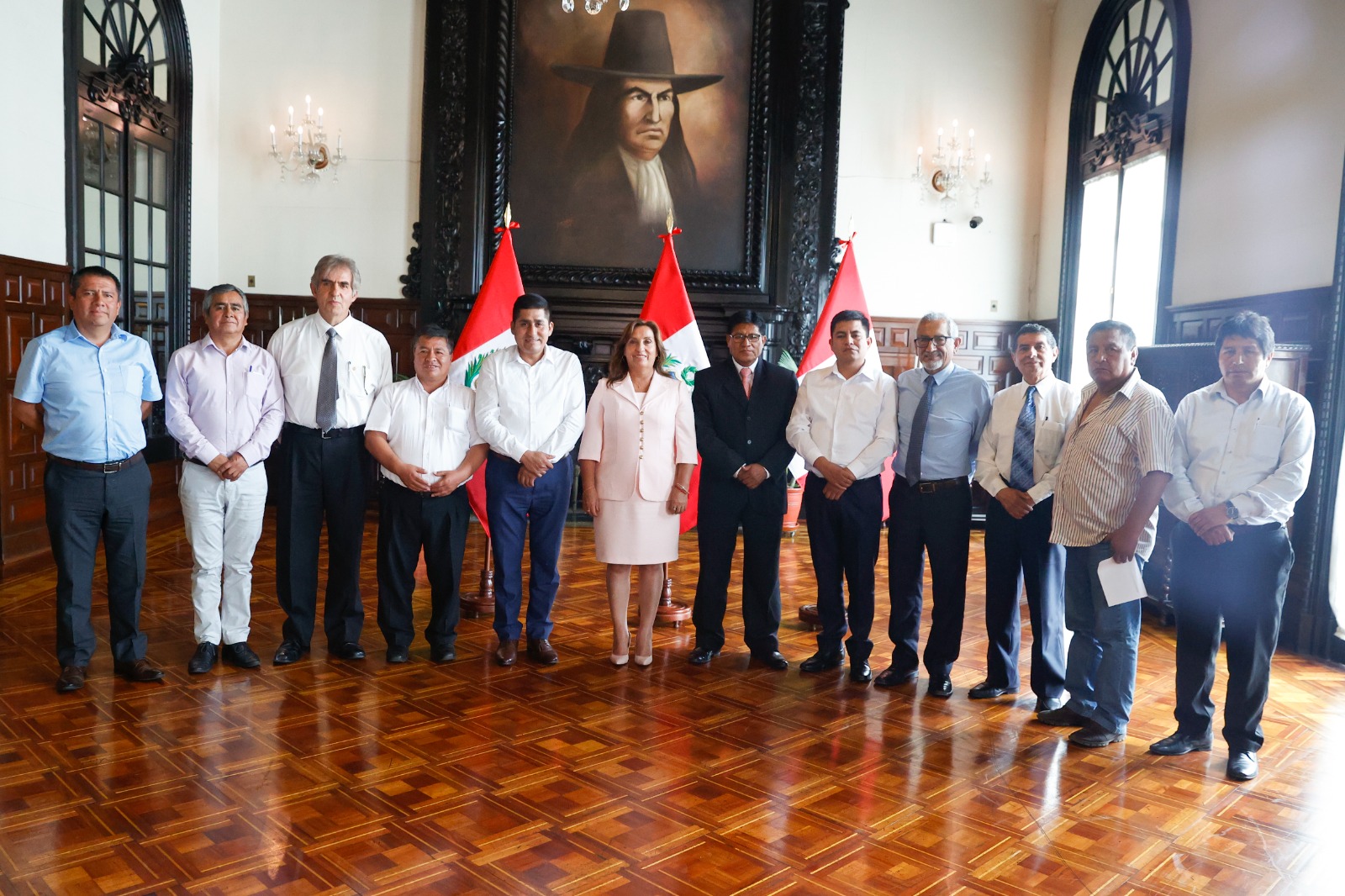 Presidencia del Perú 🇵🇪 on Twitter: "Presidenta Dina Boluarte sostuvo una reunión con el ...