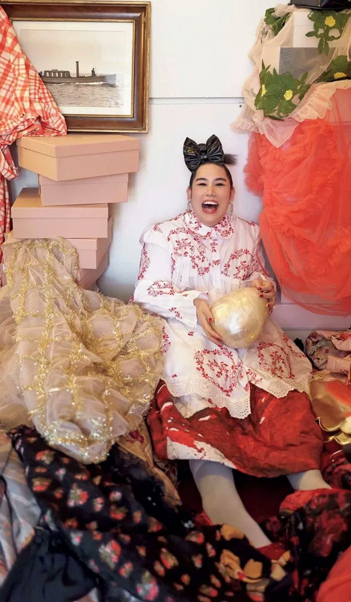 GINZA on Twitter: "世界のおしゃれさんのクローゼットを拝見😳 https://ginzamag.com/fashion/world-closet-20-01/…"