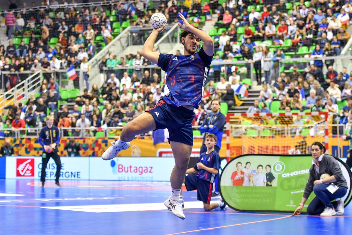 Ministère des Sports 🇫🇷 on Twitter: "RT @ffhandball: Retour en images sur les matchs de Hand à 4 ...