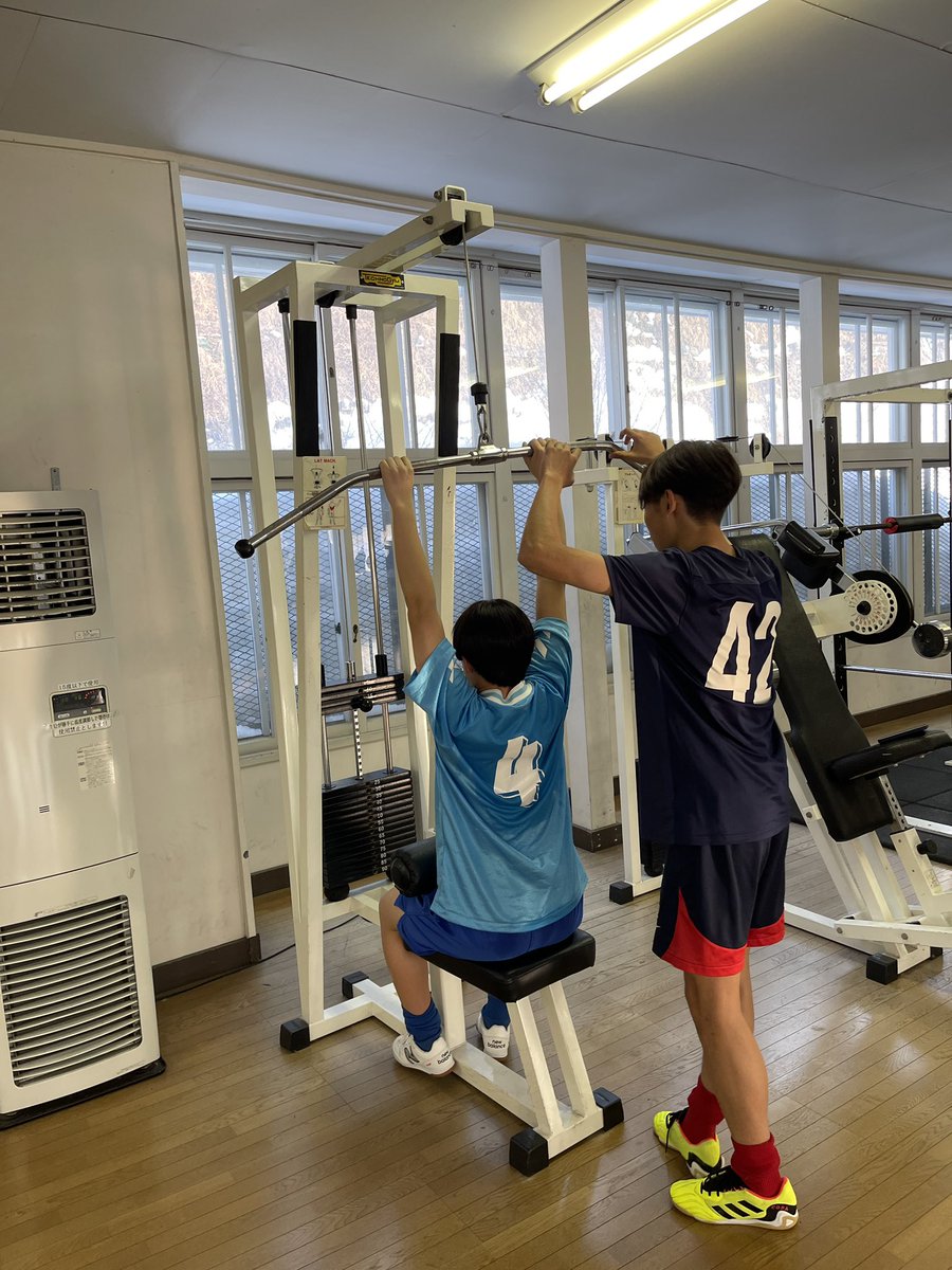 BTOP U-18 on Twitter: "今日は筋トレ＋サーキットトレーニングです！ やさしい先輩？に教えてもらって、かなり疲れたようです。 #btop #新陽高校 #選手募集"