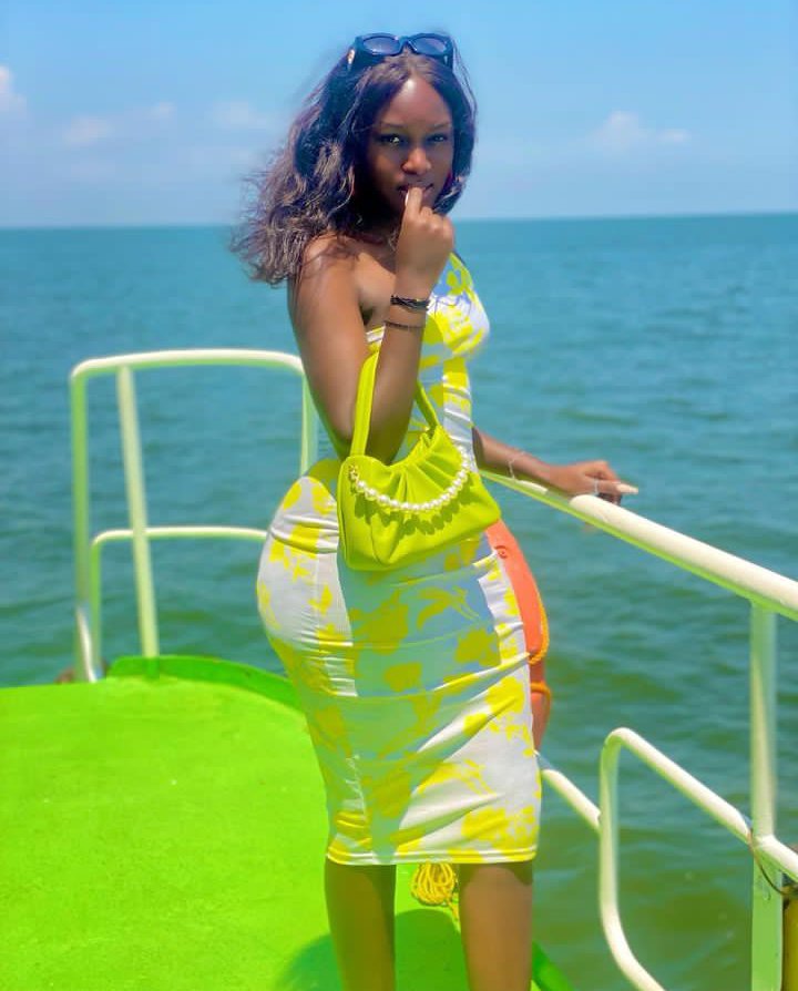 CandyBum on Twitter: "Gorgeous 💚🍑😋💋"