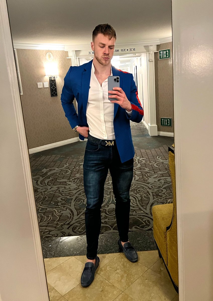 Attila Toth on Twitter: "Suited"