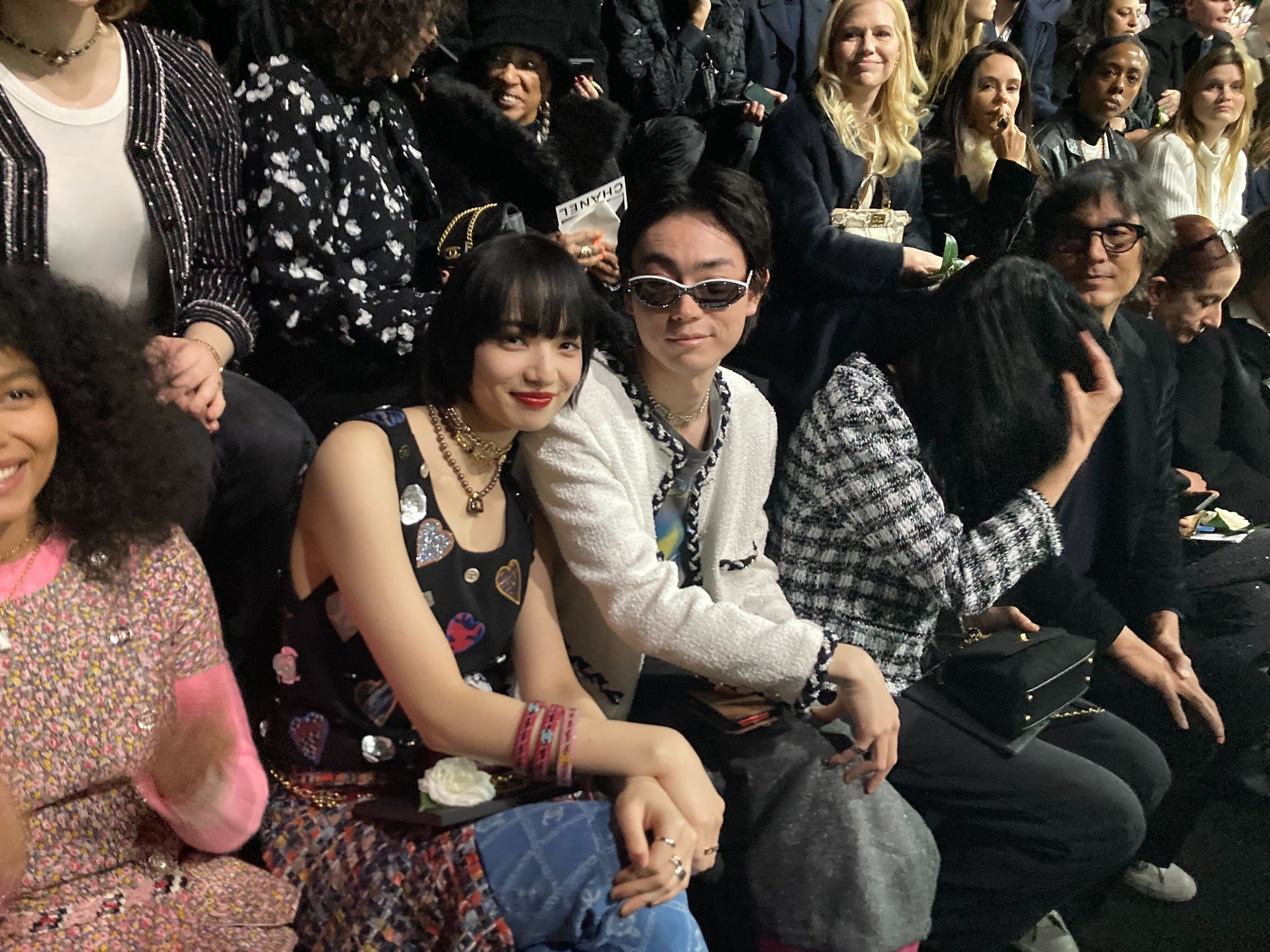 cha on Twitter: "AN OFFICIAL TWO SHOT OF KOMATSU NANA AND SUDA MASAKI FROM CHANEL F/W SHOW IN ...