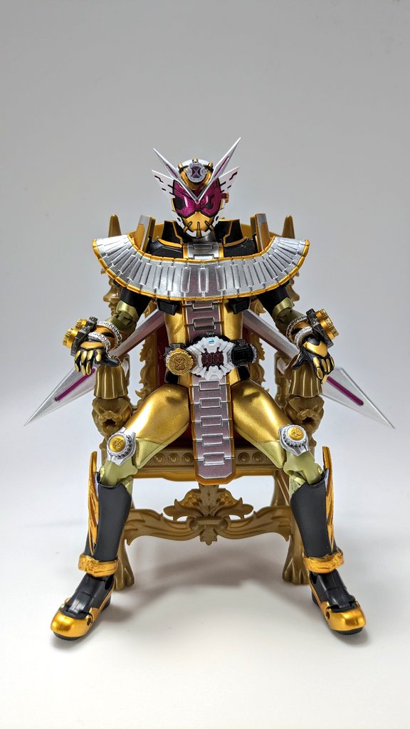 すぎもとケンシロウ on Twitter: "RT @modoki_tako: セリアに売ってた「玉座」、ジオウ飾るのに良いじゃん！と買ってきたけど、SHfにはほんのちょっと大きいのと、オーマ ...