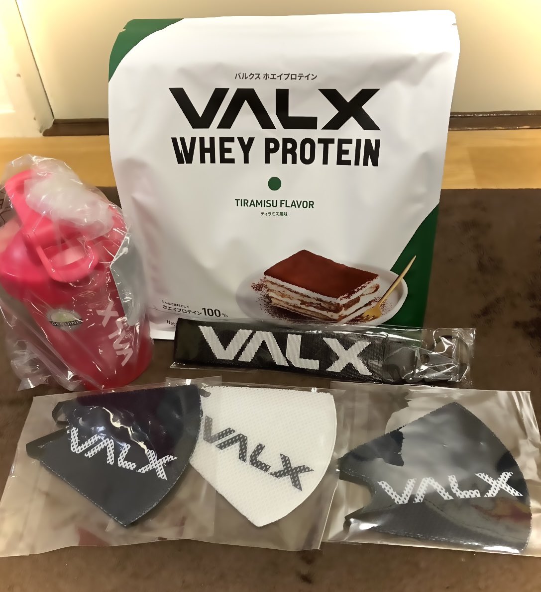 もぐもも@筋トレ垢 on Twitter: "なんとなんと！ VALX只石社長(@kodawari_ceo )よりTwitter1万人記念ということで記念品をいただきました😭 ティラミス味の ...