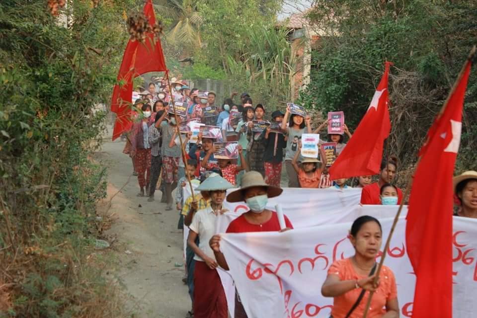 Khit Thit Media On Twitter ယင်းမာပင်တွင် သပိတ် စစ်ကြောင်းများ ပူးပေါင်းကာ ဖက်ဆစ် စစ်တပ် တော်လ