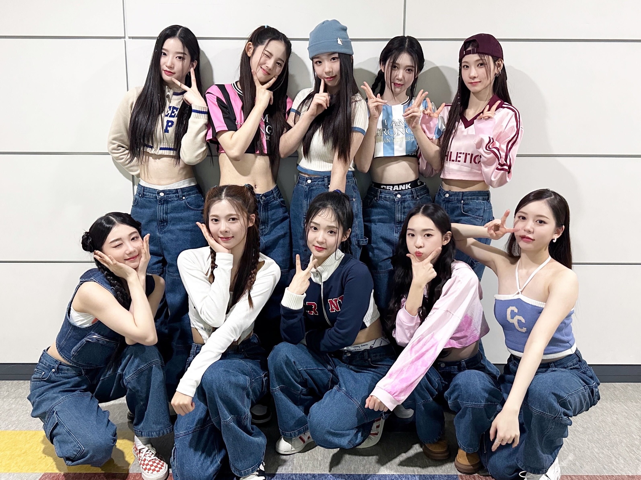 tripleS official on Twitter: "MBC M 쇼! 챔피언🌸 팬 사인회까지 힘차게 Rising😁 팬 여러분들 덕분에 오늘도 행복한 하루⭐ #tripleS ...