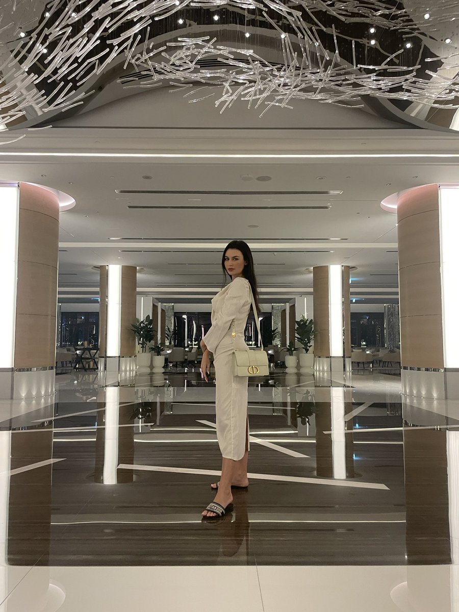 Clarissa🍷 on Twitter: "No heels needed to look classy"