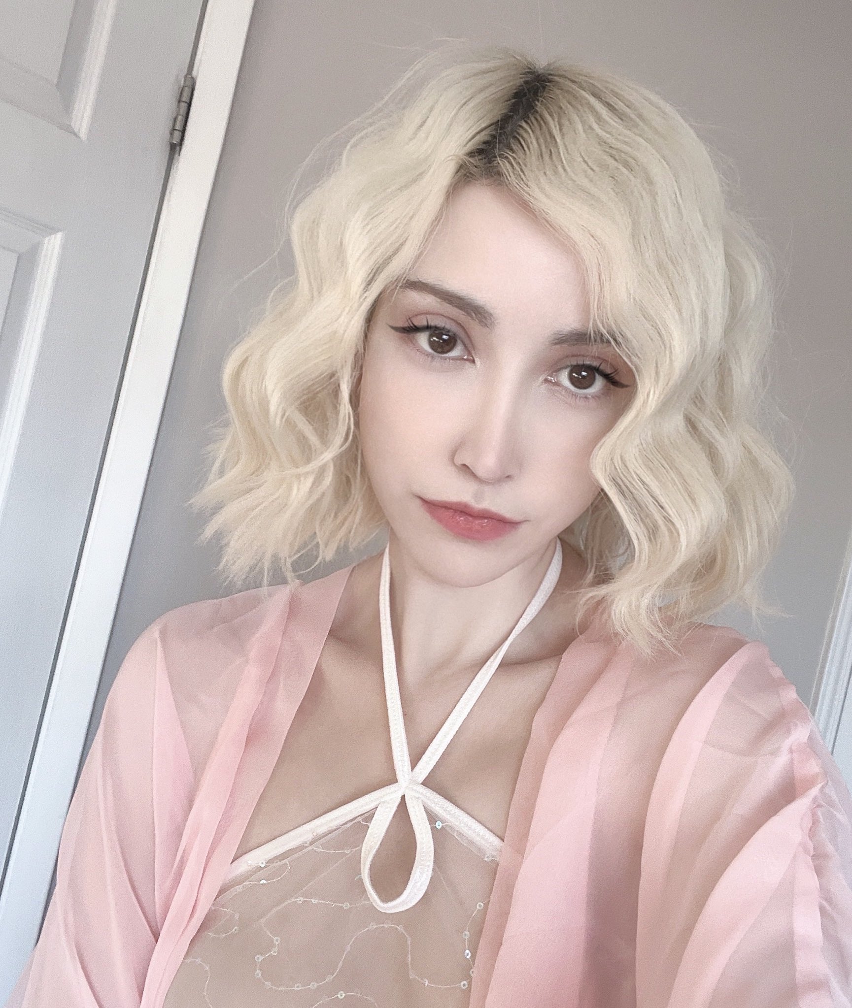 𝓔𝓵𝓵𝓪 🖤 on Twitter: "Honey, why aren’t you coming to bed? https://t.co/UsDKxFQUWh" / Twitter