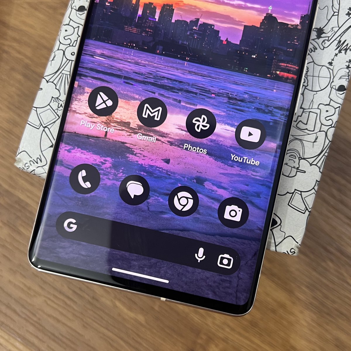 TechDroider on Twitter: "Android 14 DP2 - Monochromatic (Black / White) Material You Theme"