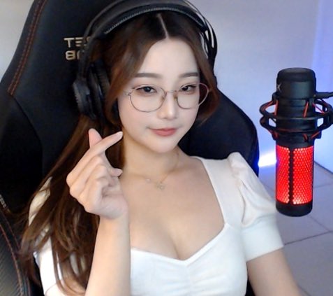 Kitty on Twitter: "First #LCK costrim 🫡 GENG V SANDBOXXXXX https://t.co/qr6dn3ovA3 https://t.co ...