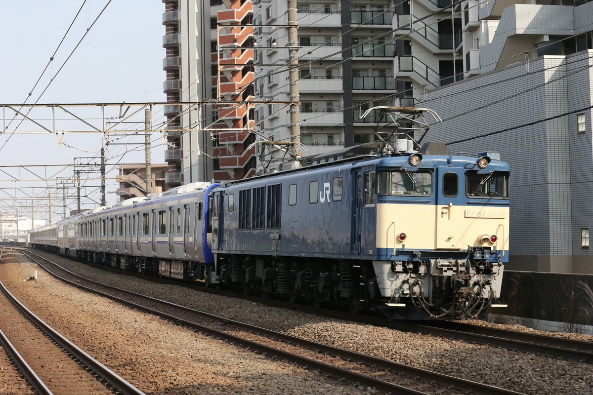 くもは165-1 on Twitter: "今日の武蔵野線から 単8582 EF210-326＋EF65 2076ムド＋HD300-8ムド 配9644 EF64 1030＋E 235系F-23 ...