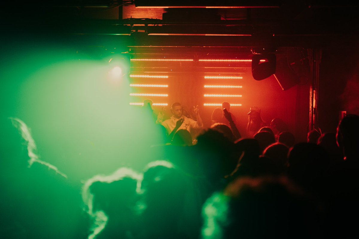 Girls Don’t Sync on Twitter: "L O N D O N captured by @sophiajcarey 🧡 @werkhauslondon"