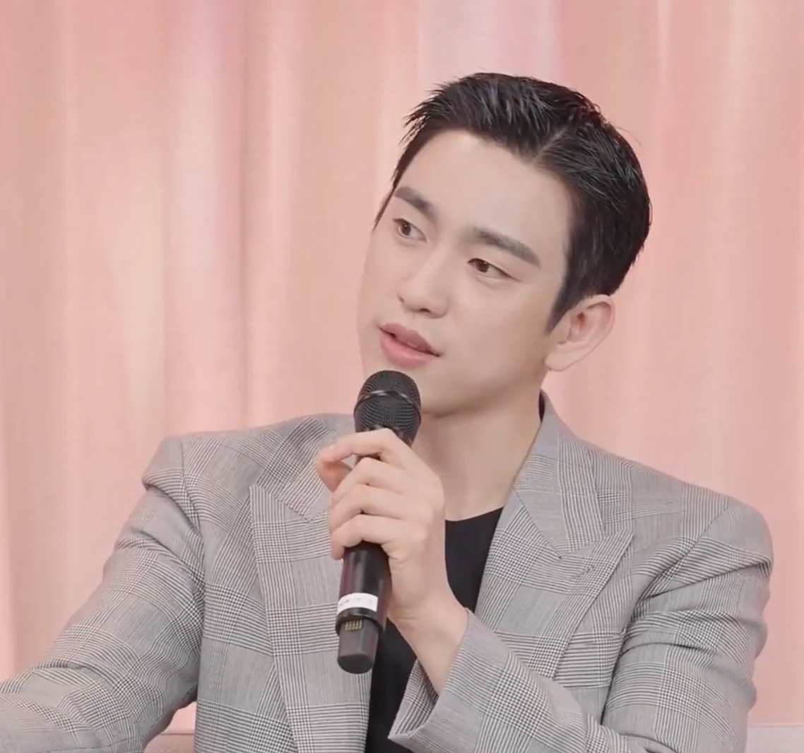 Kimbaitong on Twitter: "RT @softnyeongie: jinyoung with short hair >>>>"